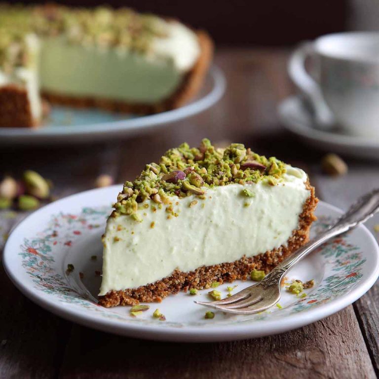 Pistachio Cream Pie Recipe | Creamy Nutty Dessert - Gymonset